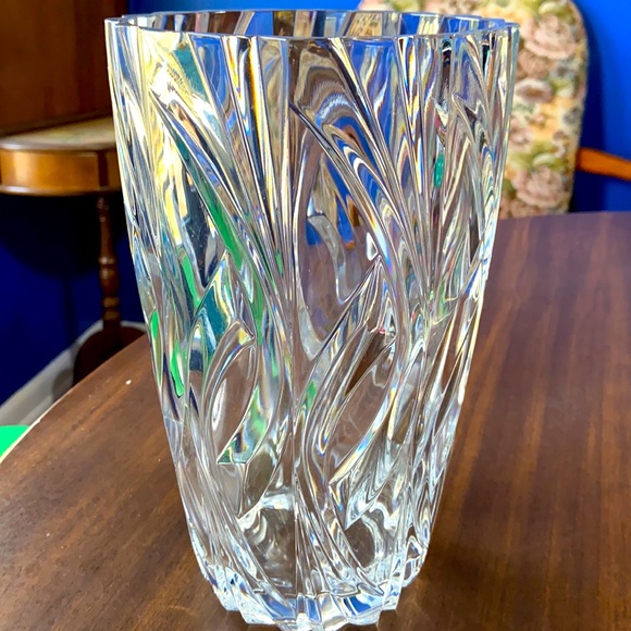 Accents | Vintage Elegant 24 Heavy Lead Crystal Vase With Swirl Cut ...